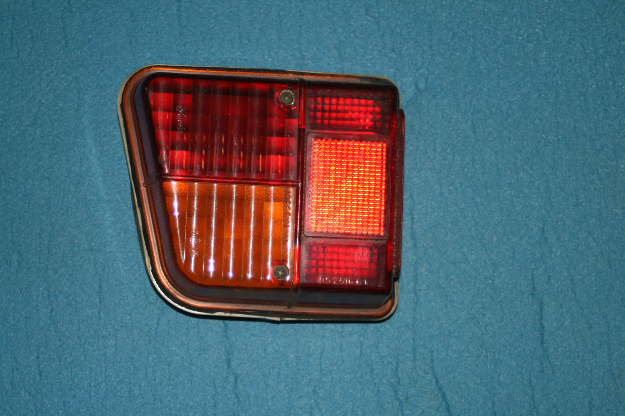 achterlicht 2CV, links, auto onderdeel 2CV - VEWOS kringloopwinkel